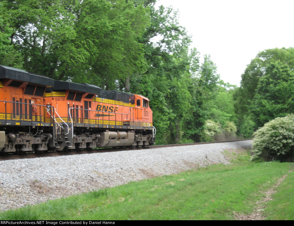 BNSF 5878